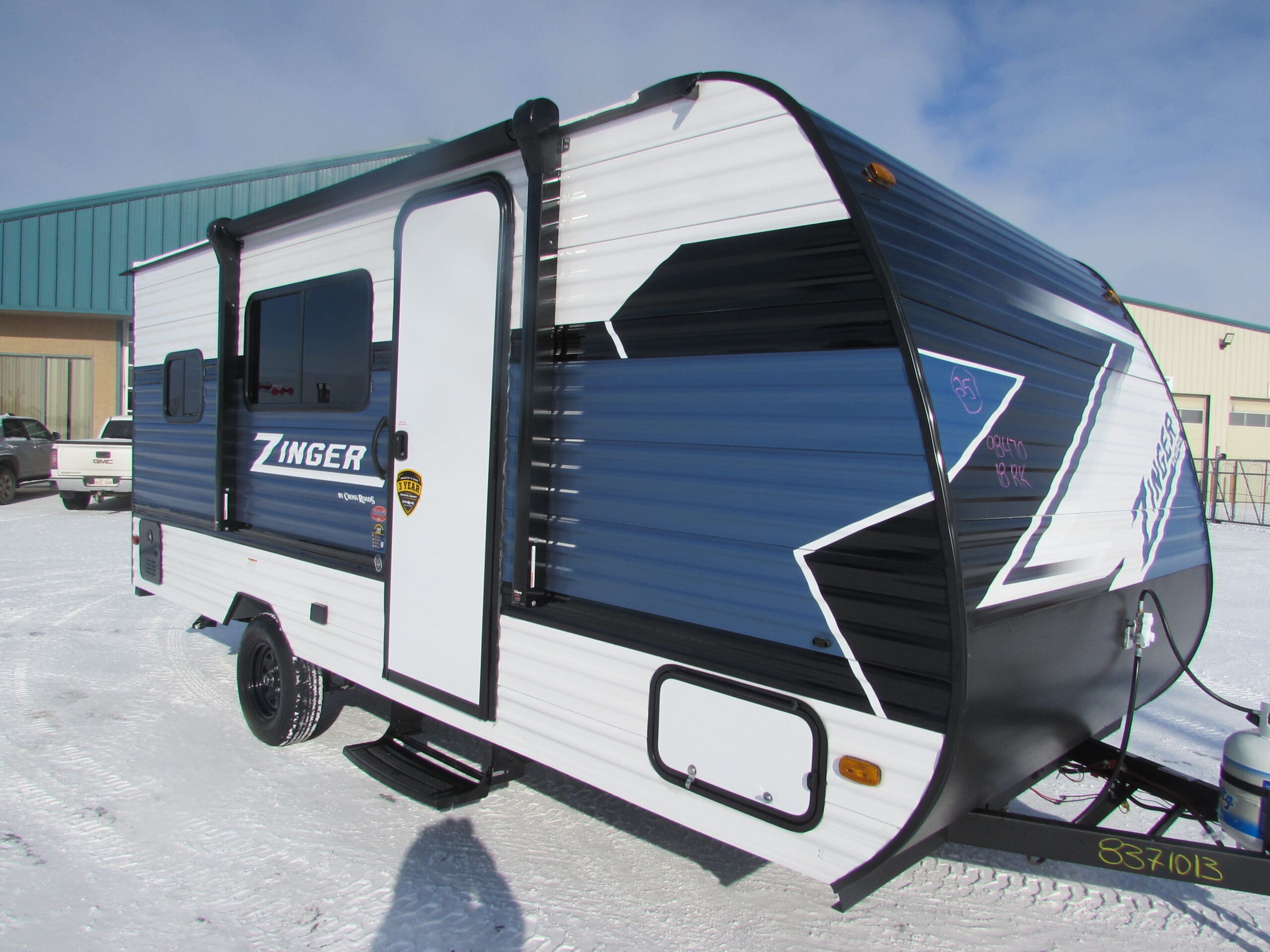 2025 CROSSROADS ZINGER 18RK | Vellner Leisure Products Ltd - RVC Navigator